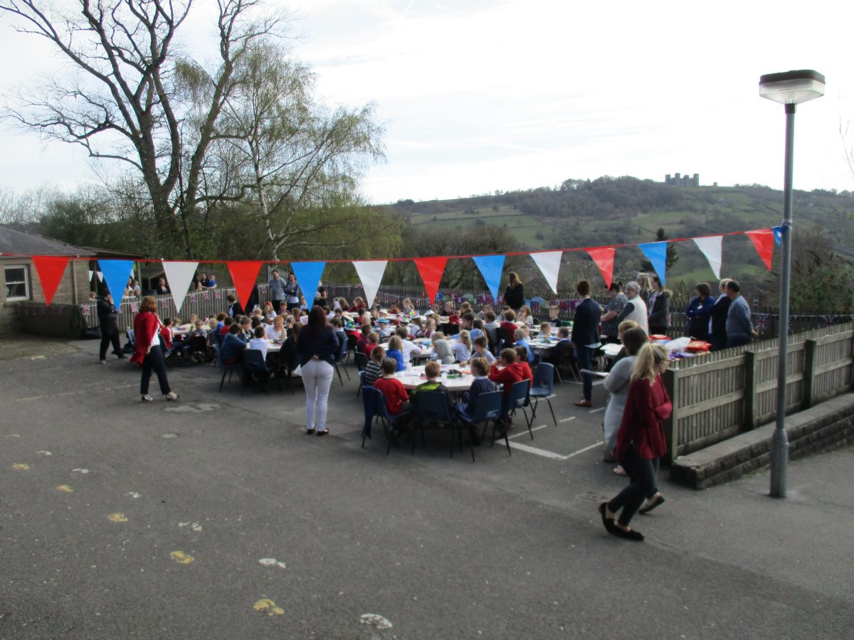 Celebrating the Queen's 90th Birthday - Castle View Primary School ...